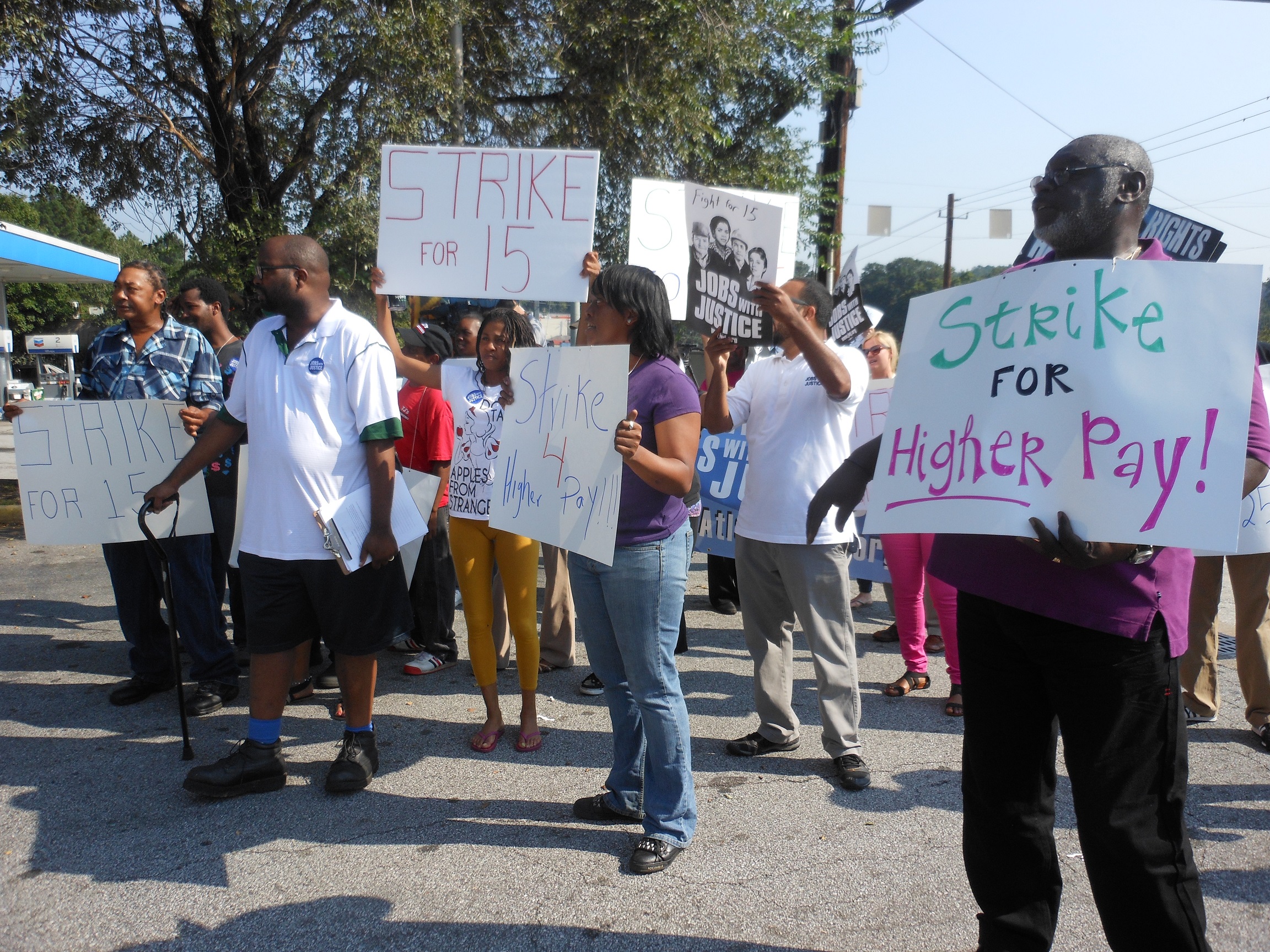 Local Workers Join National Fast Food Wage Protest – WABE