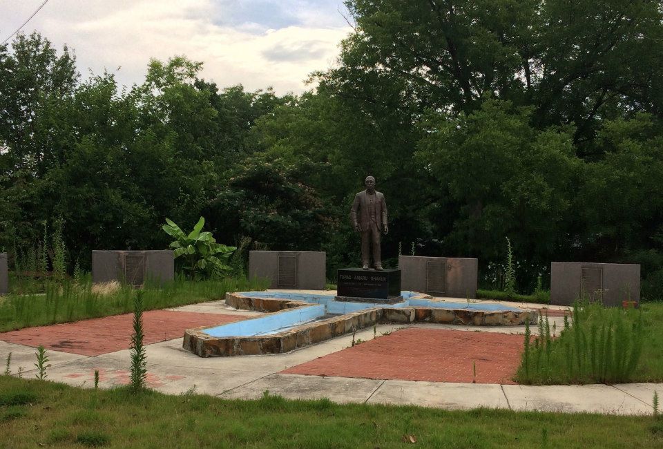 Tupac Statue In Georgia