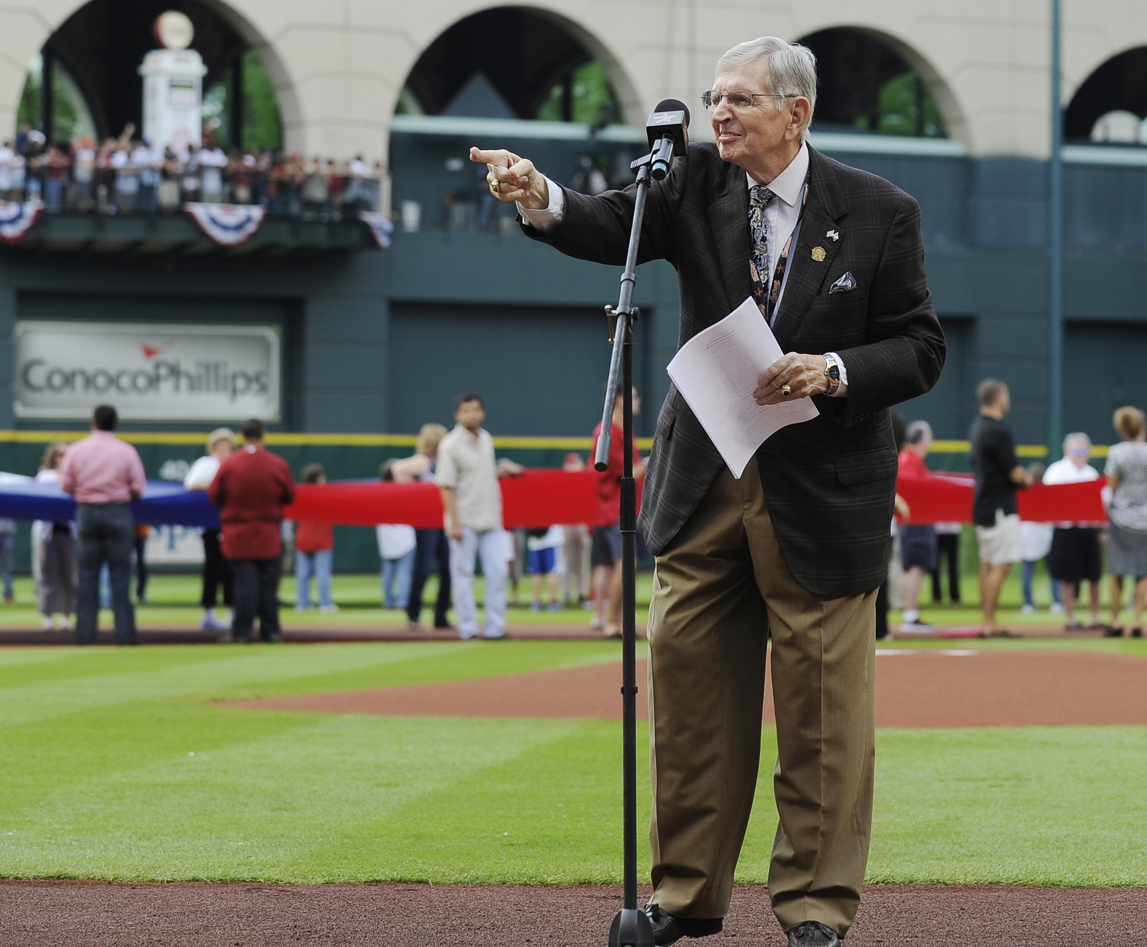 Remembering What Made Sportscaster Milo Hamilton Great – WABE