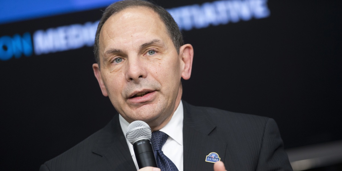 VA Secretary Bob McDonald Discusses Atlanta Crisis Call Center – WABE