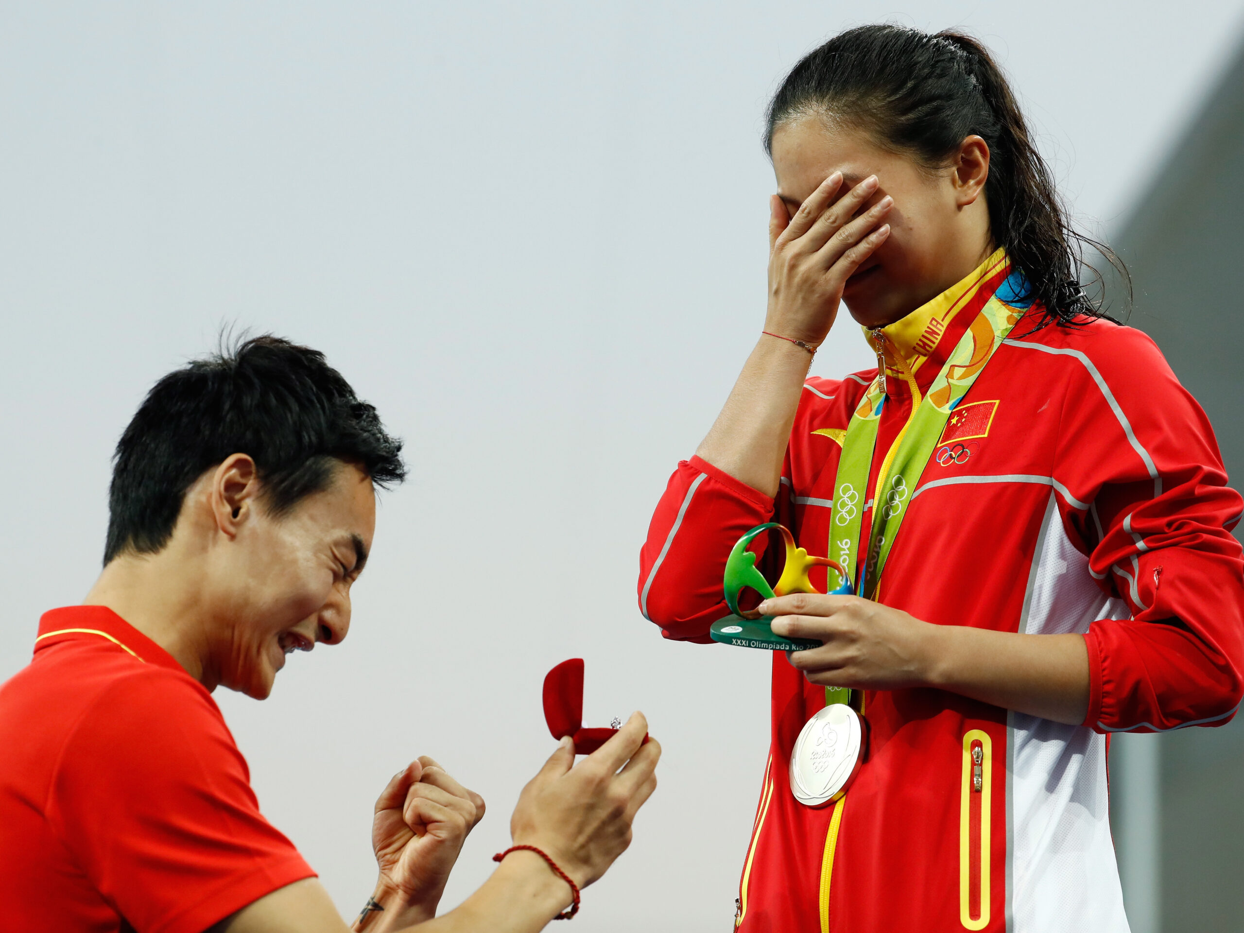 Chinese Divers Get Engaged On Medals Podium At Rio Olympics – WABE