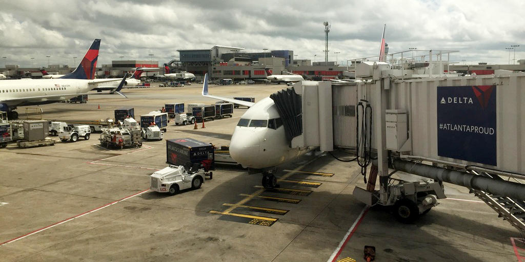 Delta Apologizes For Thousands Of Cancellations, Delays – WABE