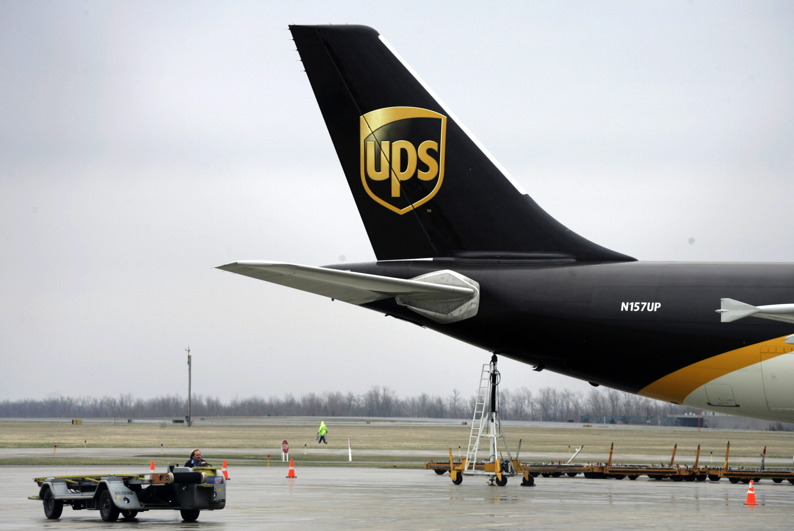Revenue From Online-Shopping Deliveries Boosts UPS Profit – WABE