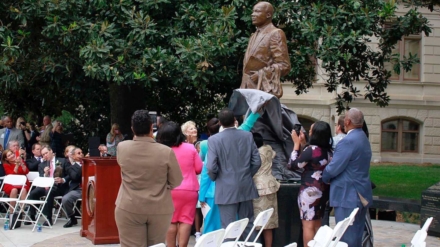 Political Breakfast: MLK Statue; Confederate Monuments; and More – WABE