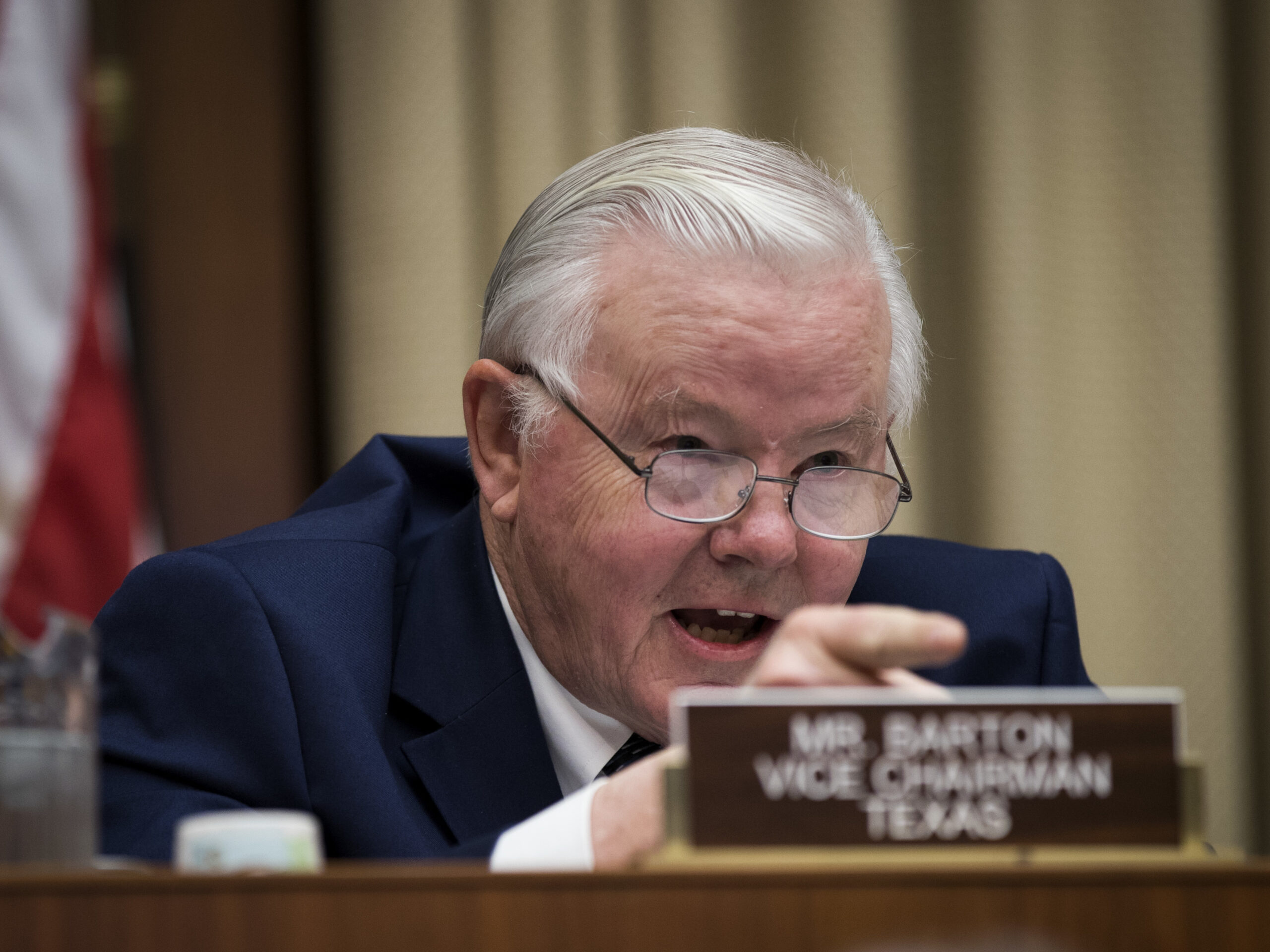 Rep. Joe Barton Apologizes After Lewd Photo Becomes Public – WABE