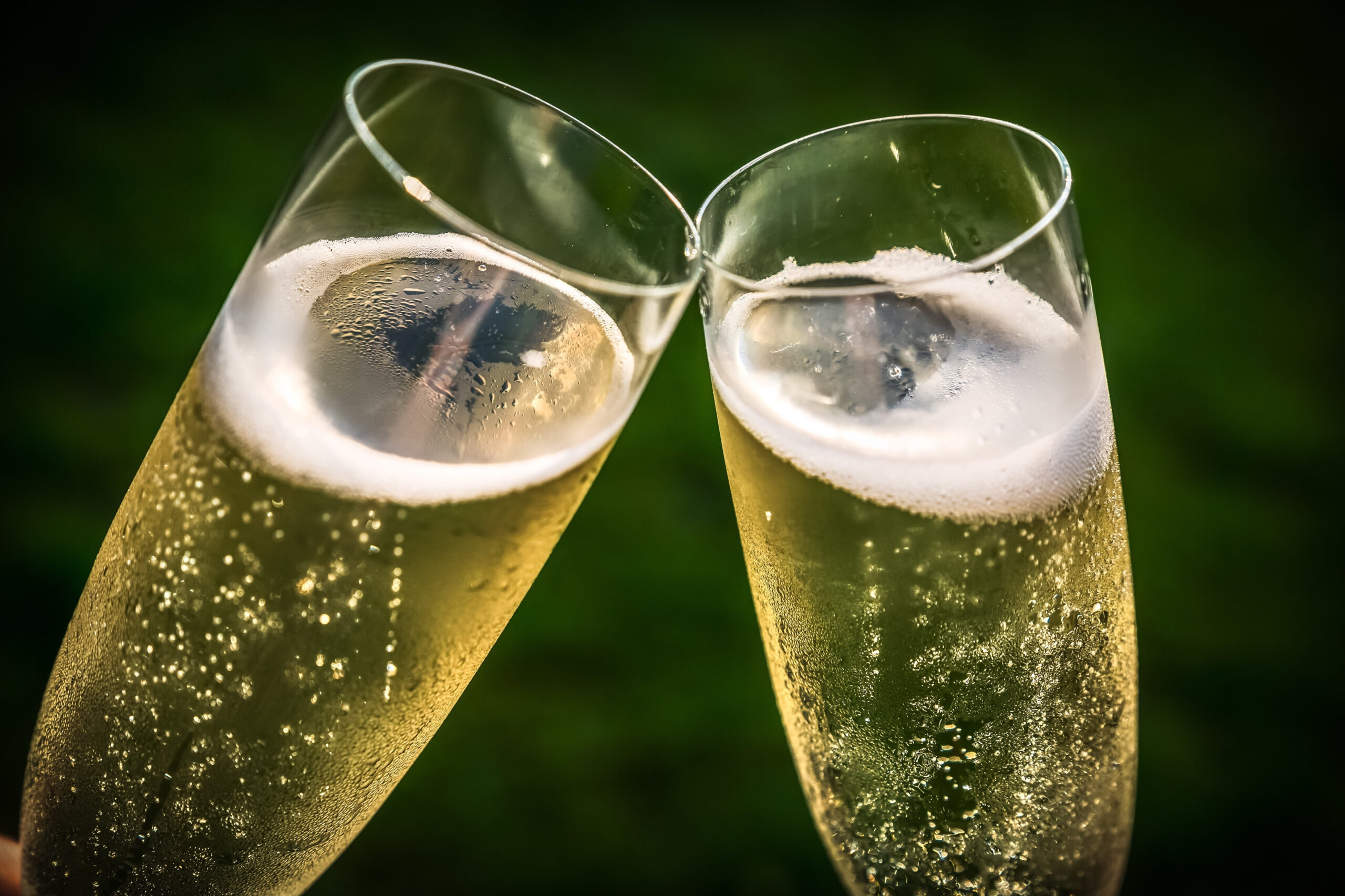 Size (And Sound) Matters When It Comes To Bubbles In Your Sparkling ...