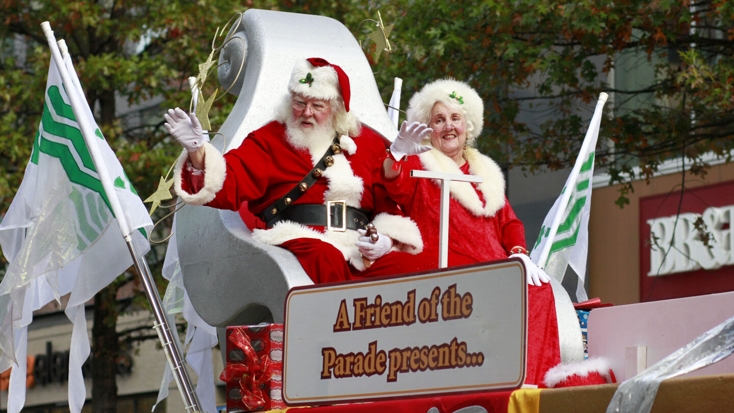 PHOTOS: Children’s Parade Lends Midtown Some Christmas Cheer – WABE