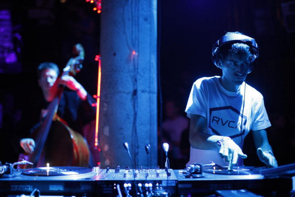 Mason Bates: Symphony Composer By Day, Electronica Disc Jockey By Night ...