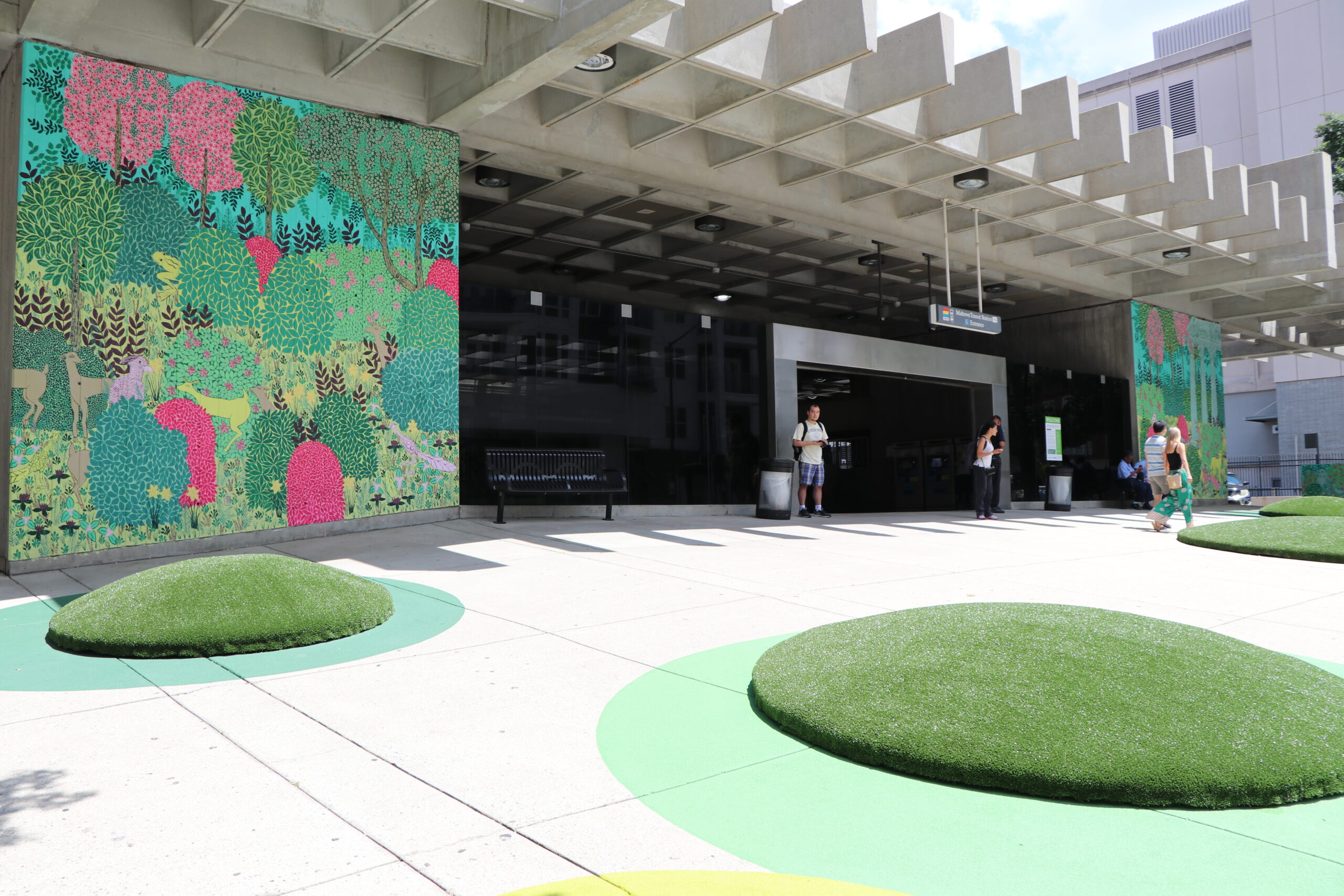 PHOTOS: New Midtown MARTA Station Mural Showcases Diversity – WABE