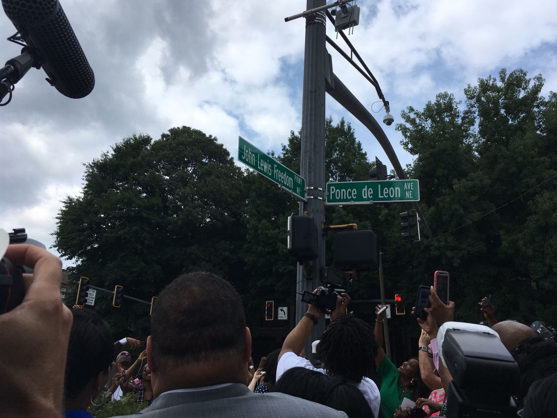 Atlanta Street Renamed To Honor Civil Rights Icon John Lewis – WABE