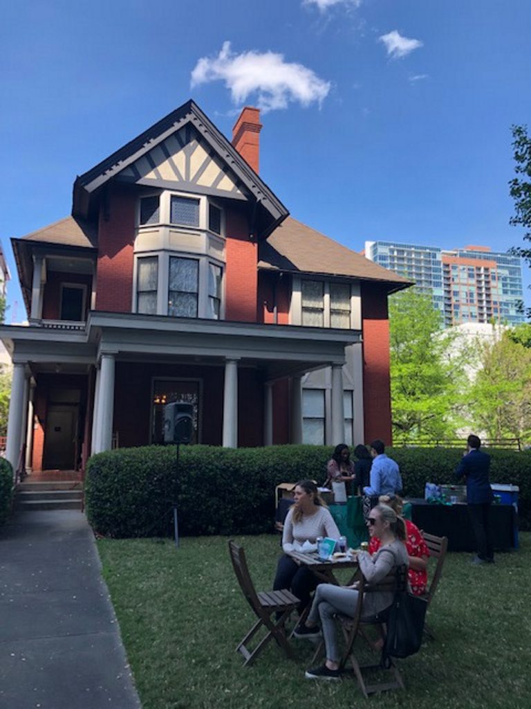 Midtown Alliance Wants You To Enjoy Lunch Outside – WABE