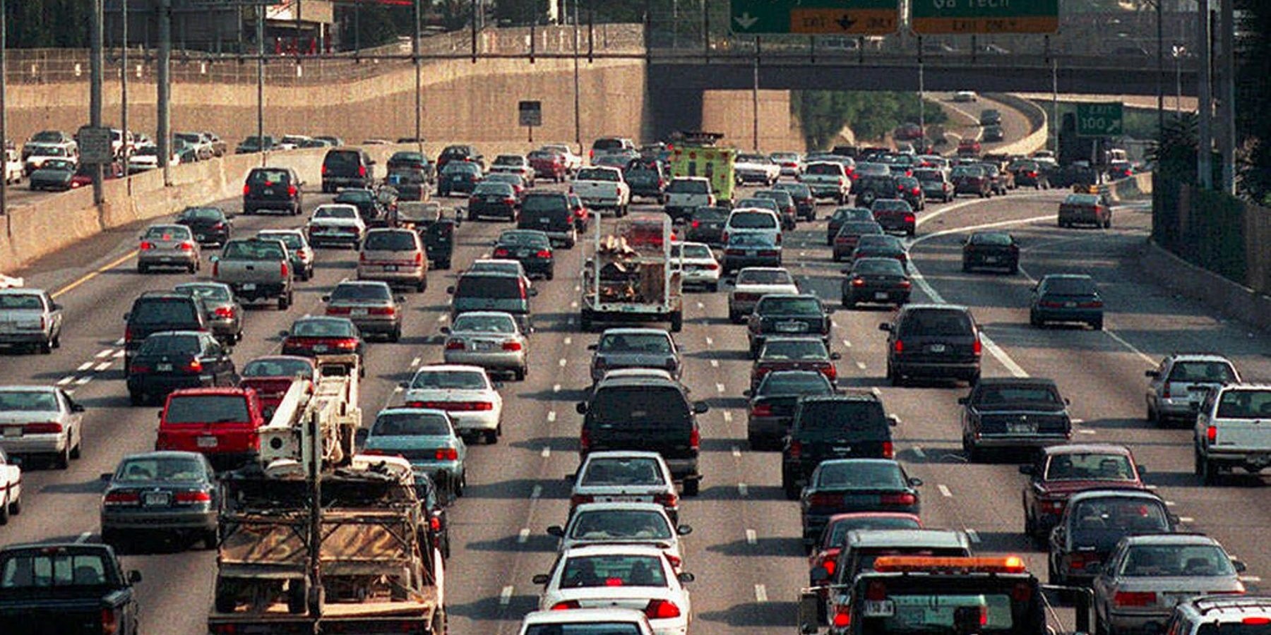 Safety Officials Urge Caution On Georgia Roads Over Holiday – WABE