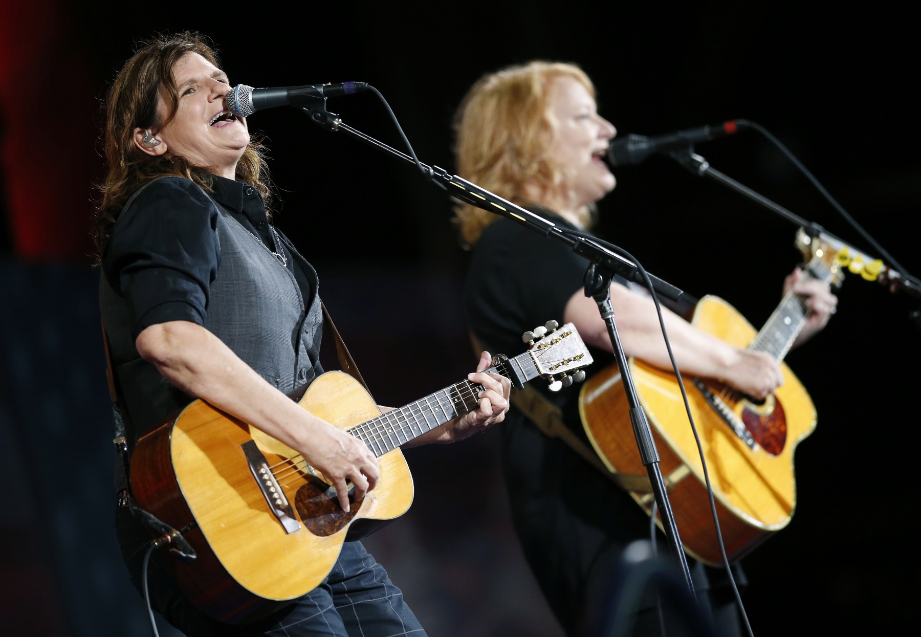 Upcoming Atlanta Concerts: Indigo Girls, Tinariwen And More – WABE