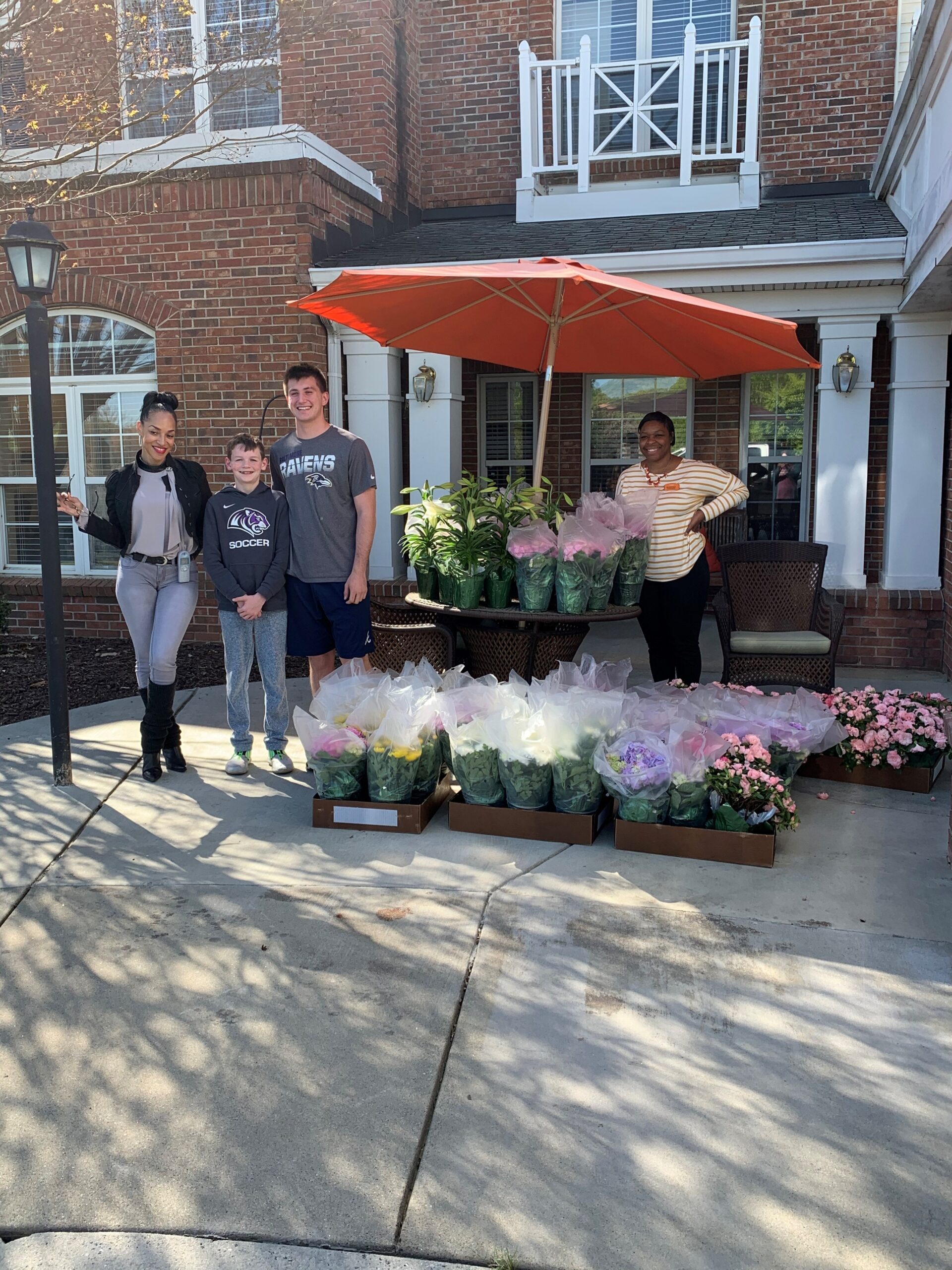 High School Student Starts Campaign, Brings Flowers To Local Senior ...