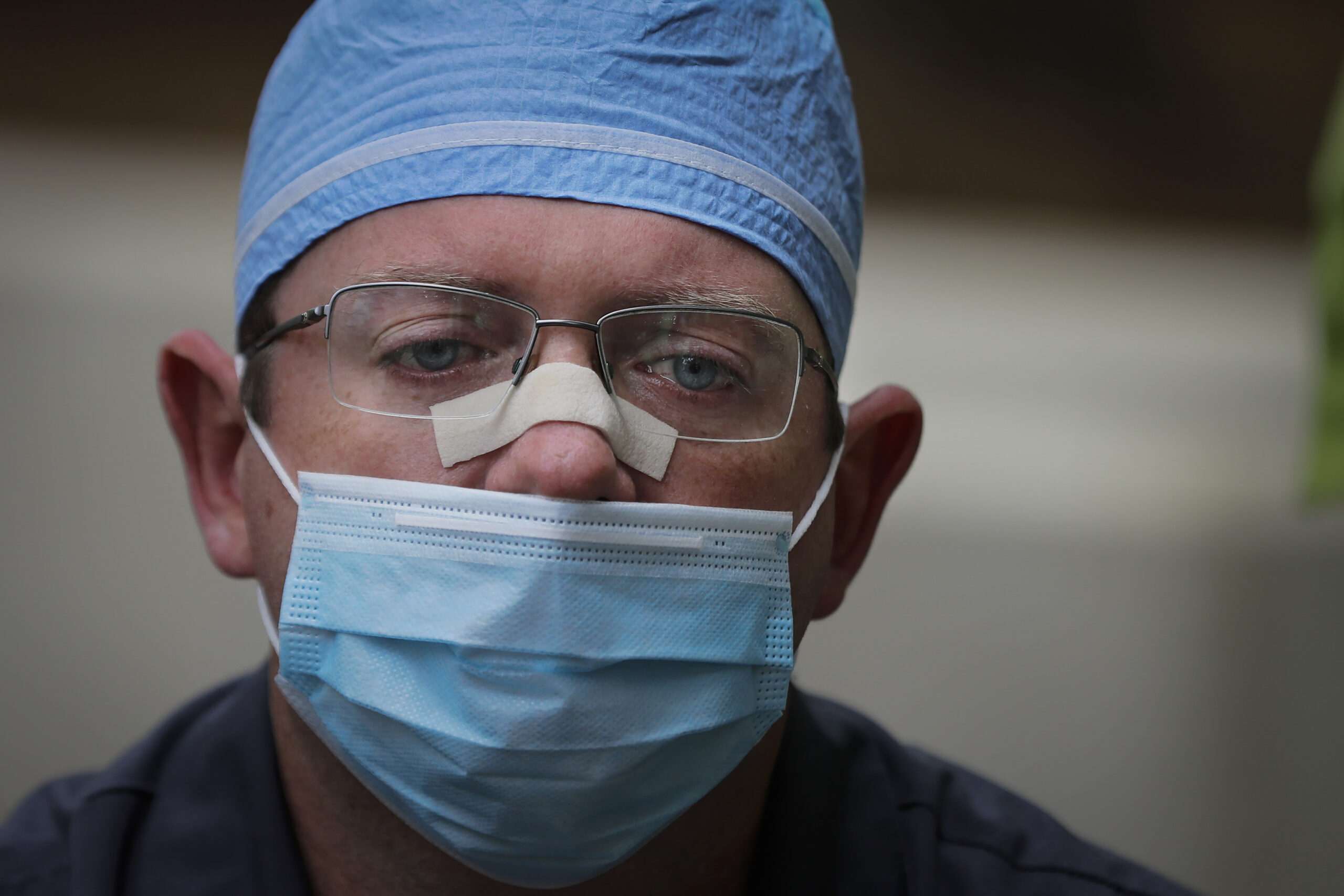 ‘It Feels Heavy,’ A Hospital Chaplain Sees Death After Death – WABE