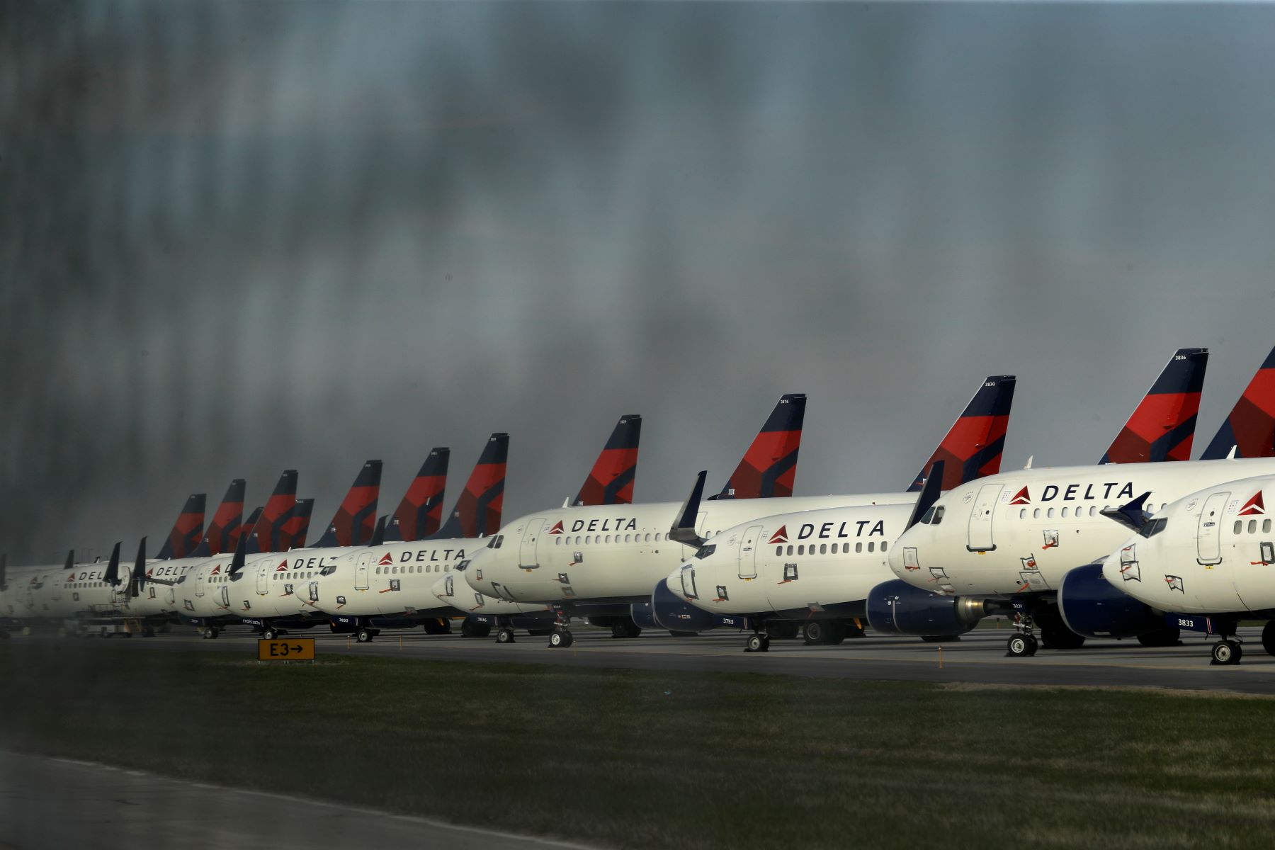 All Delta Passengers Now Must Wear Masks Or Face Coverings – WABE