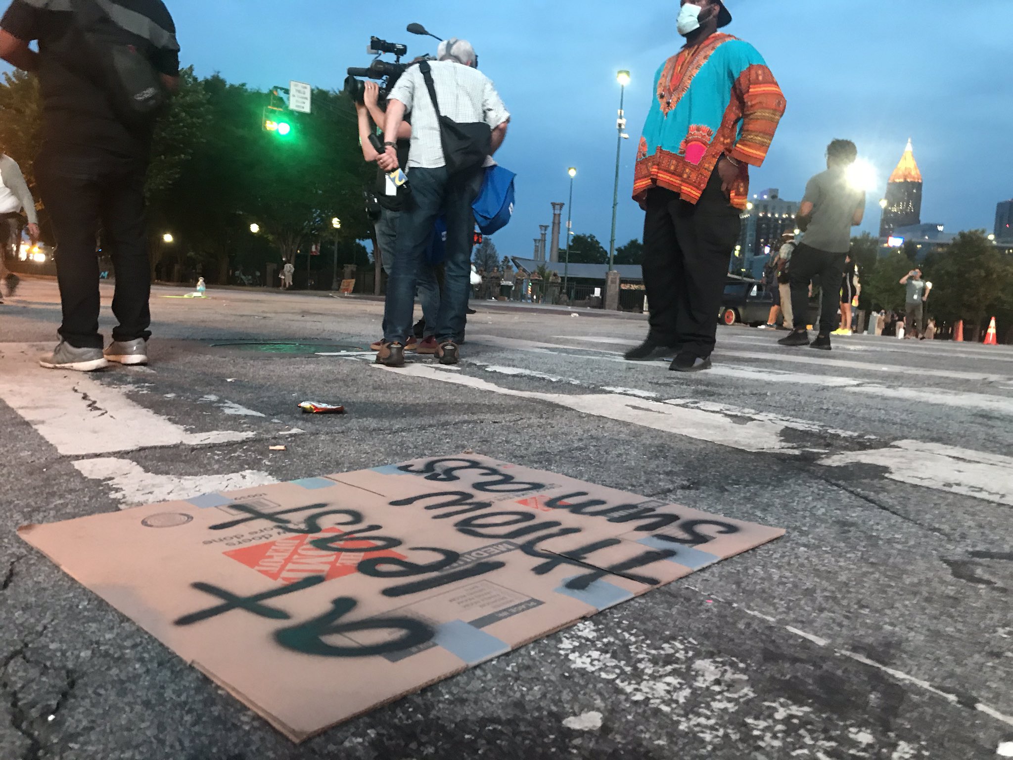 Crowds Disperse Downtown As Curfew Hits In Atlanta – WABE