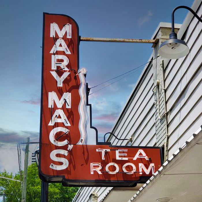 Mary Mac’s Tea Room Reopens Under New Ownership – WABE
