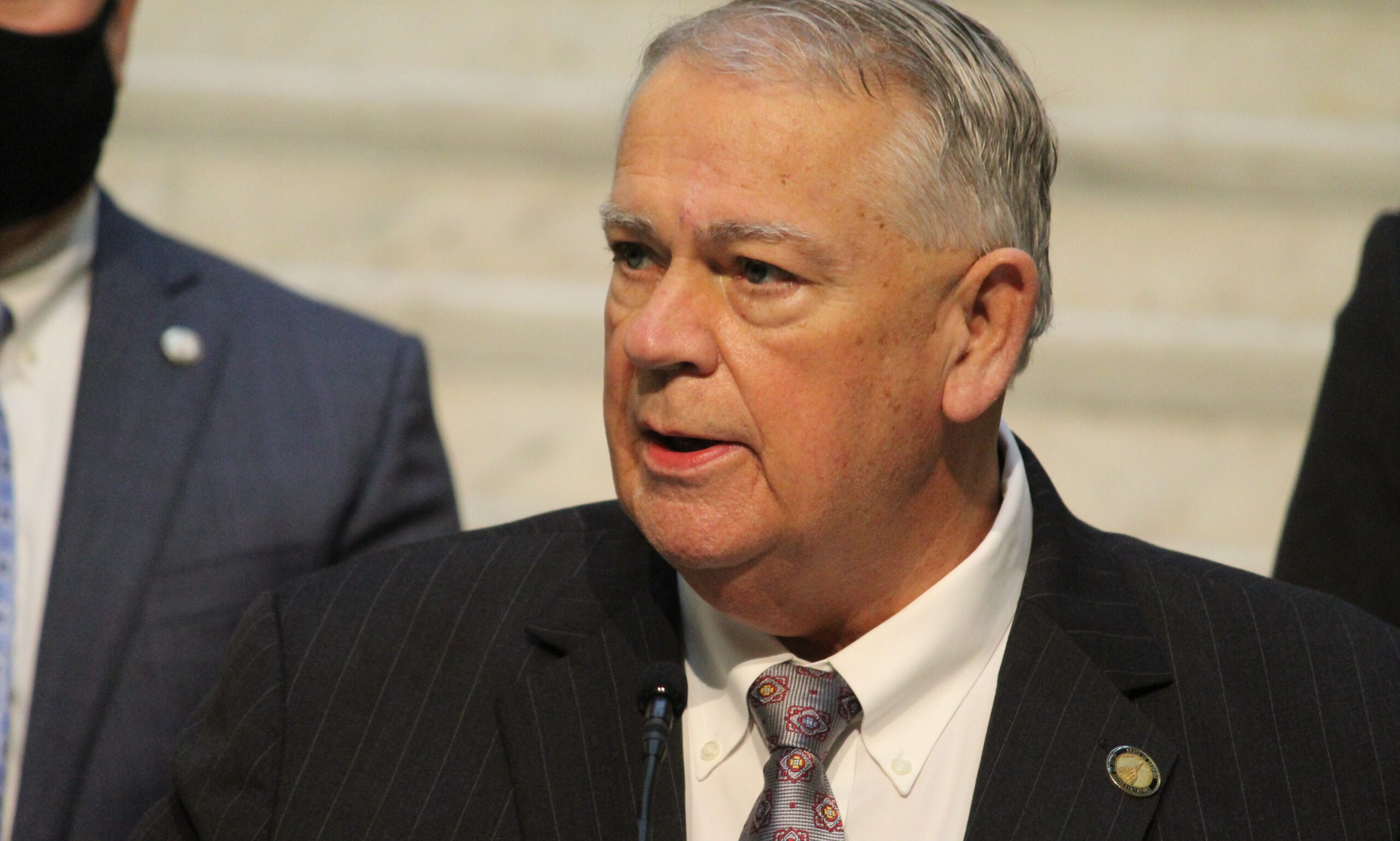 Georgia House, Senate Leaders Agree To $1,000 Bonuses For Most State ...