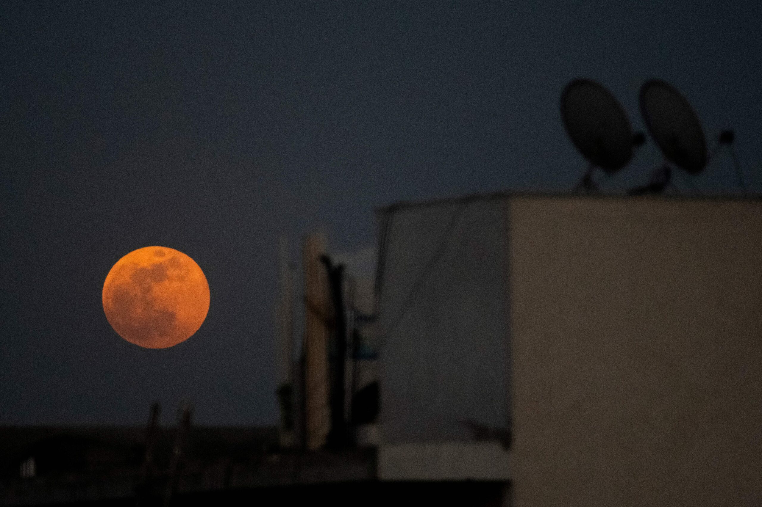 How you can see the nearly total lunar eclipse Friday morning – WABE