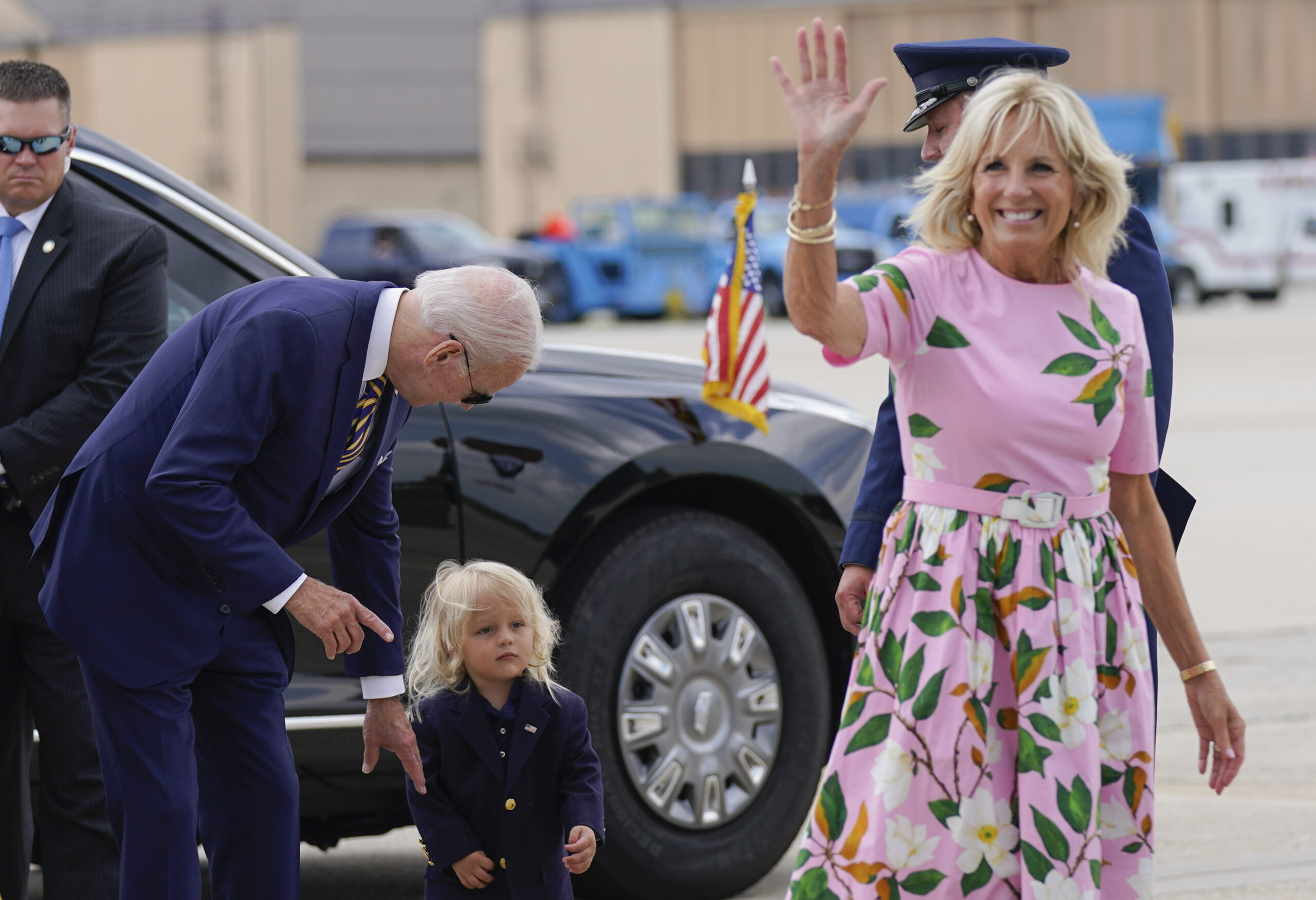 Jill Biden tests positive for COVID-19, has ‘mild’ symptoms – WABE