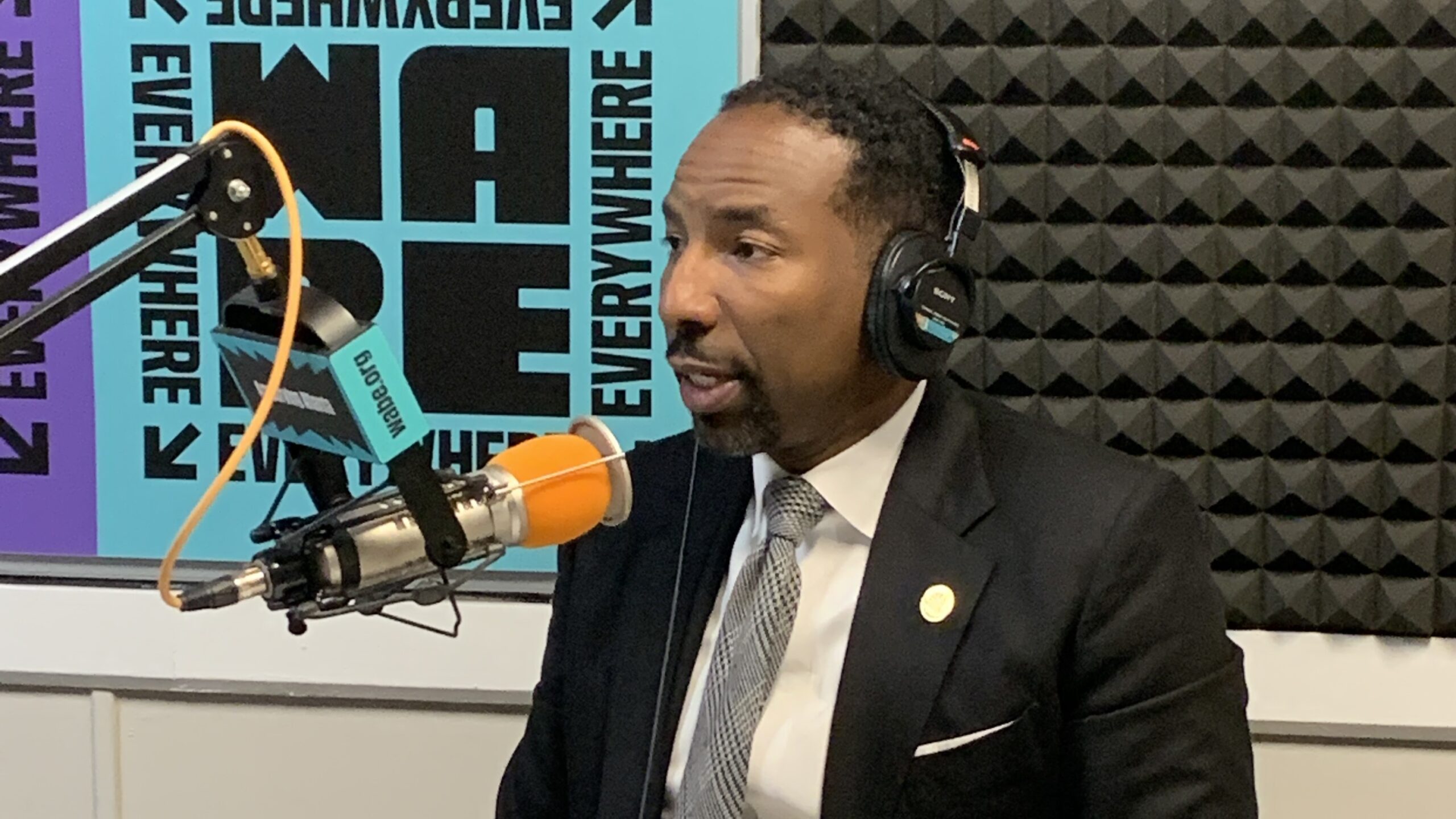 Atlanta Mayor Andre Dickens on city’s housing affordability plan – WABE