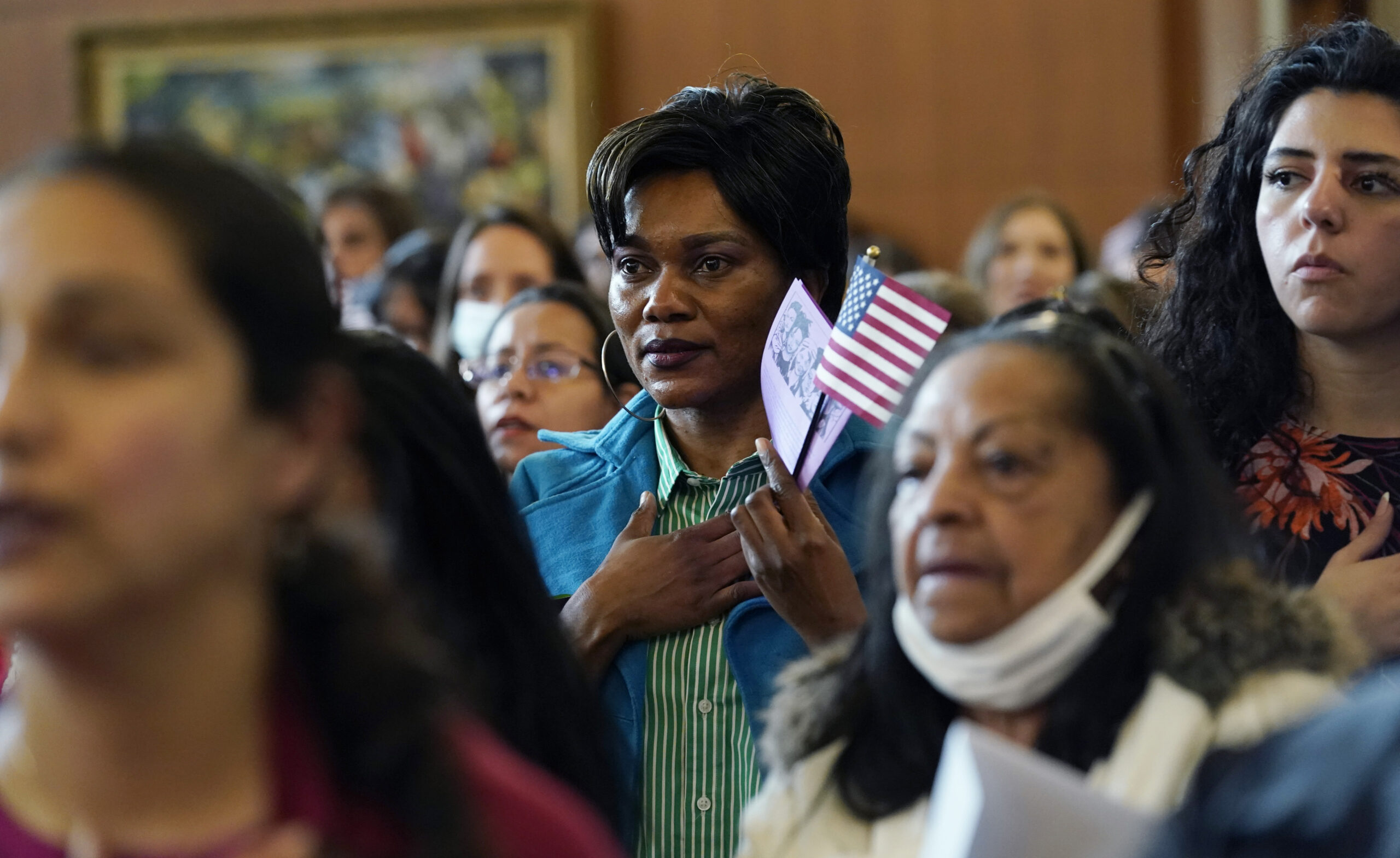 Nearly a million adults became U.S. citizens this past year—a record ...