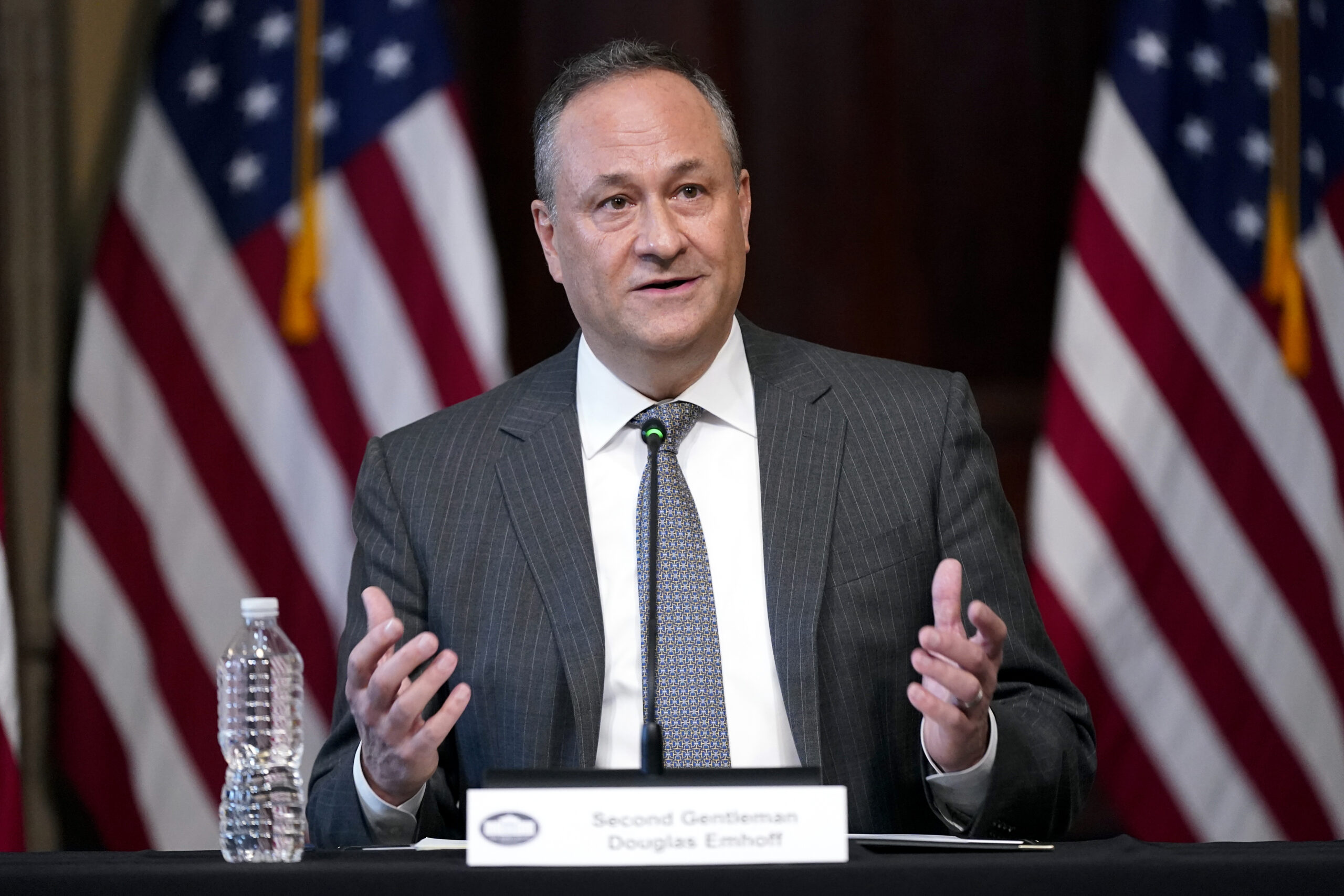 Second Gentleman tours 988 call center for mental health – WABE