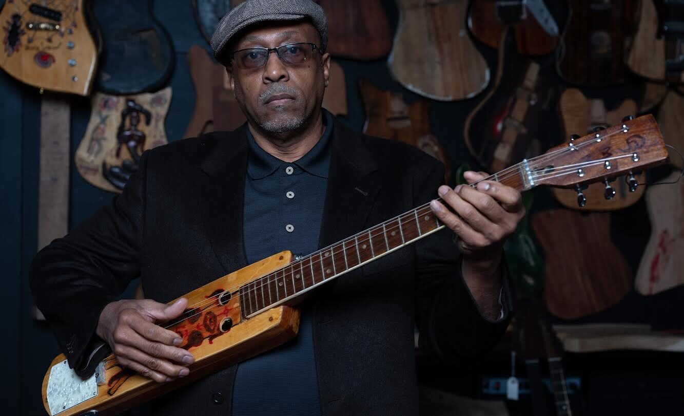 Atlanta blues musician Shelton Powe carries on tradition playing guitar ...