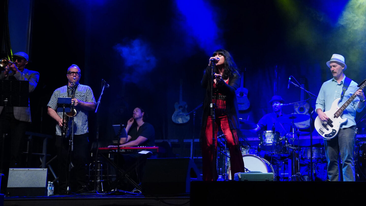 Ruby Velle and the Soulphonics bring soul-funk blend to Callanwolde – WABE