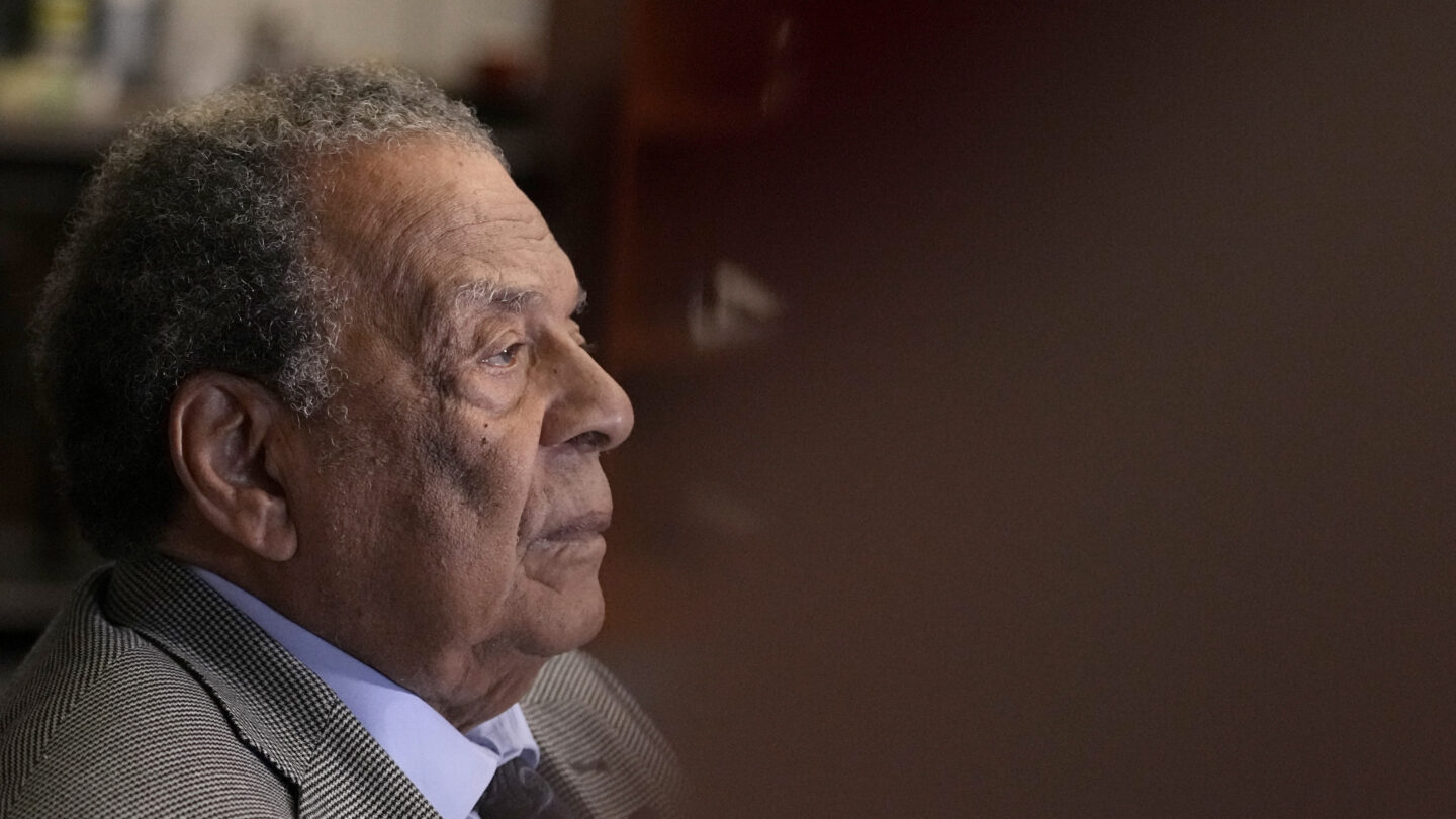 Andrew Young was at Martin Luther King’s side throughout often violent ...