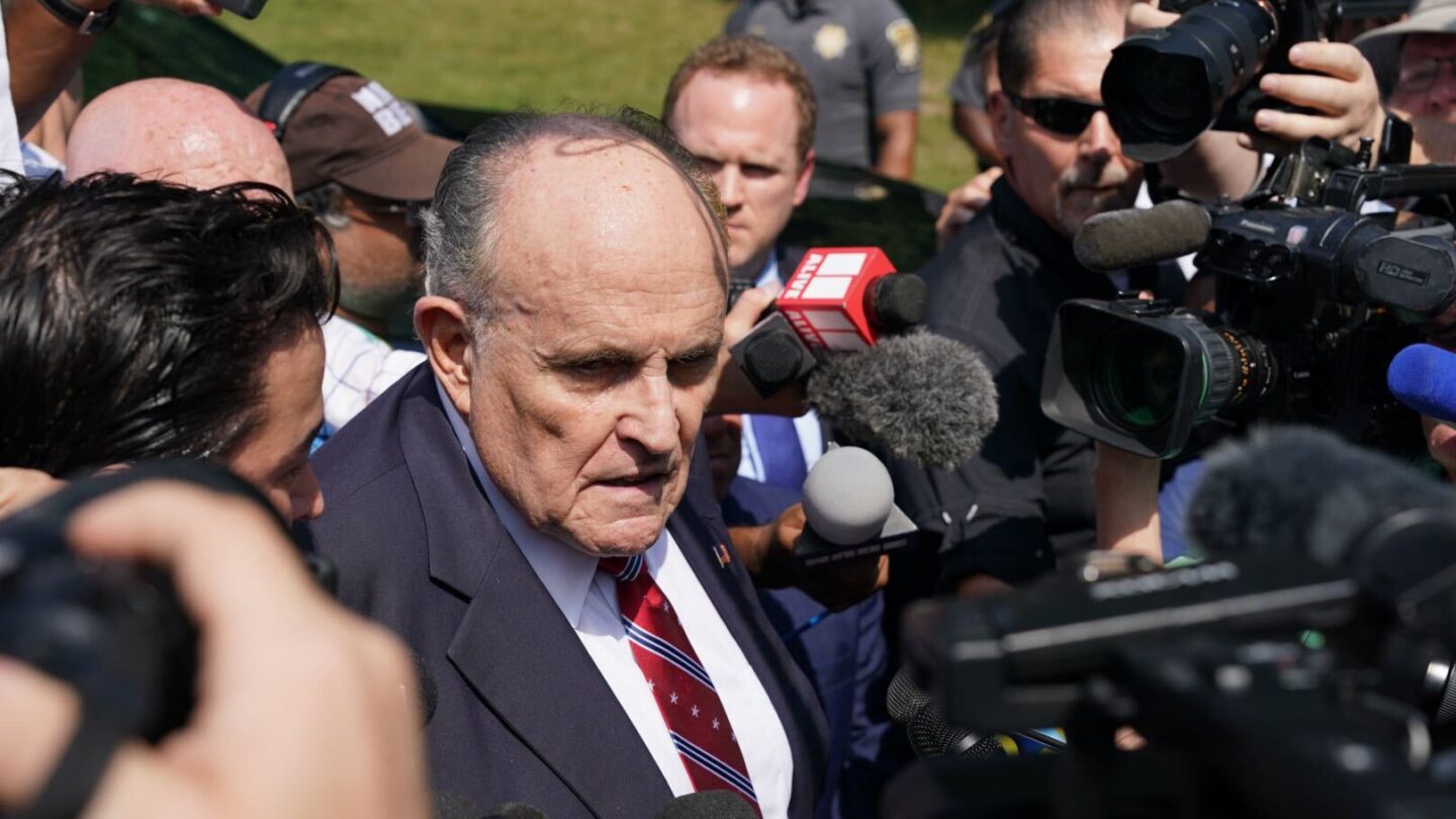 Giuliani turns himself in on Georgia 2020 election charges after bond ...