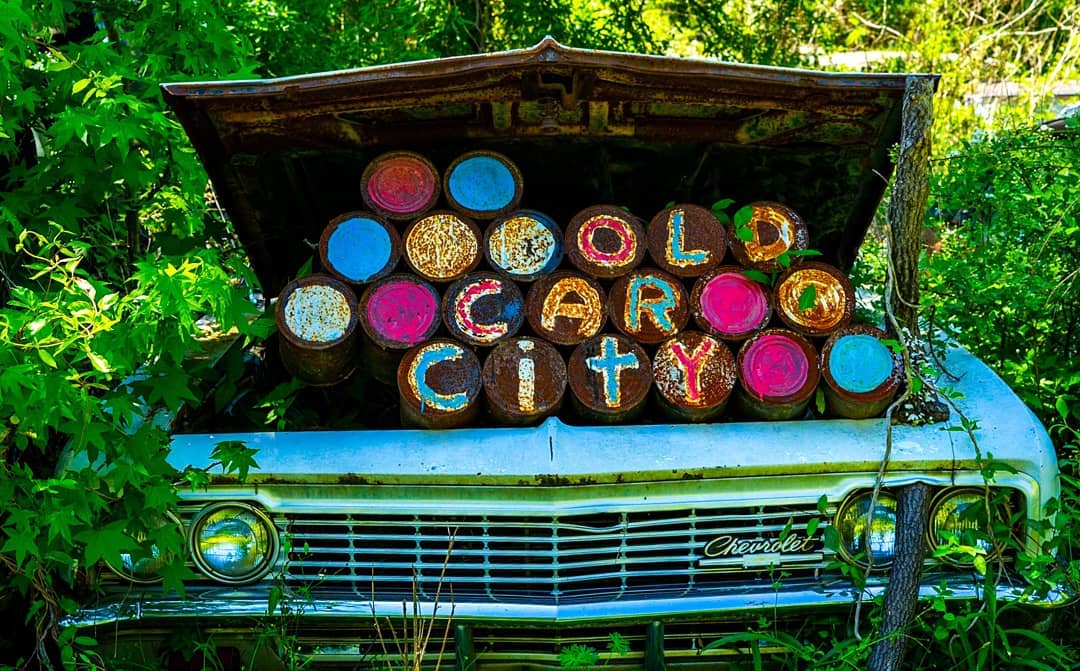 Old Car City USA: where nature, art and history intertwine – WABE