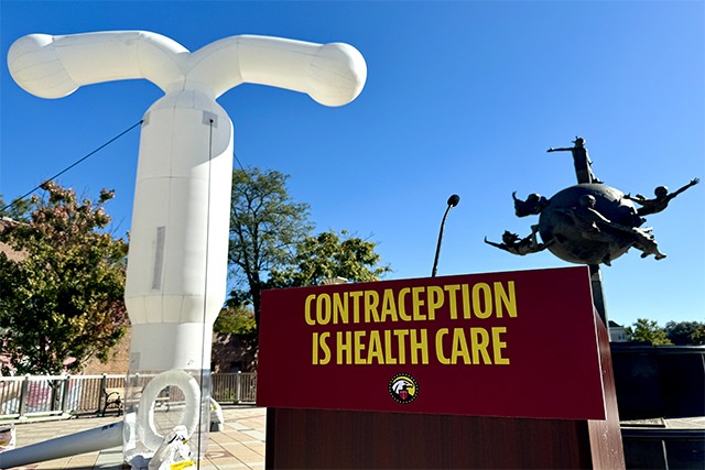 Freeda the IUD makes stop on the Decatur Square – WABE